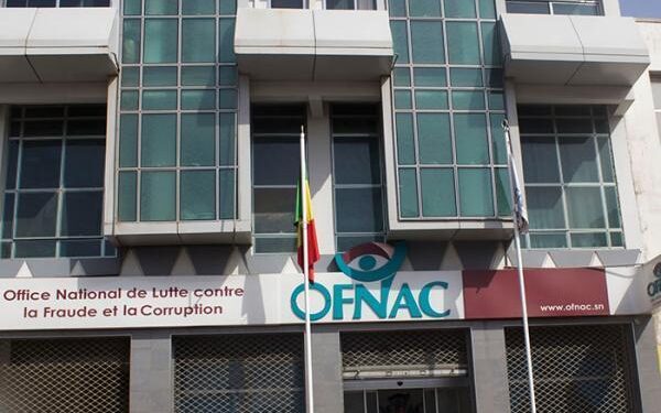 Lutte contre la corruption: Macky fait adopter un projet de loi ...